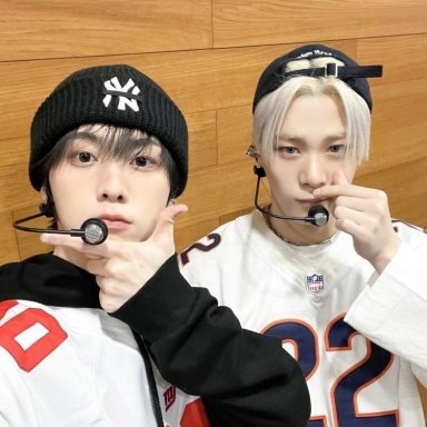 LUN8 - Voyager MV | KProfiles Forum - KPop Forums