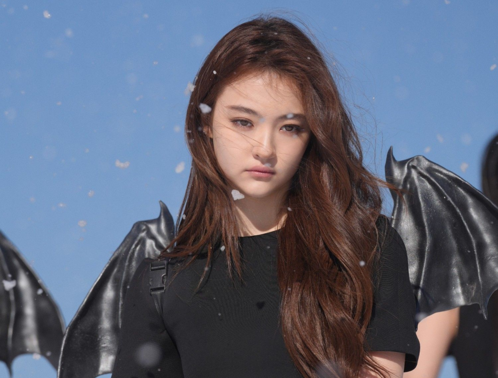 ELLA (MEOVV) Profile and Facts (Updated!) - Kpop Profiles