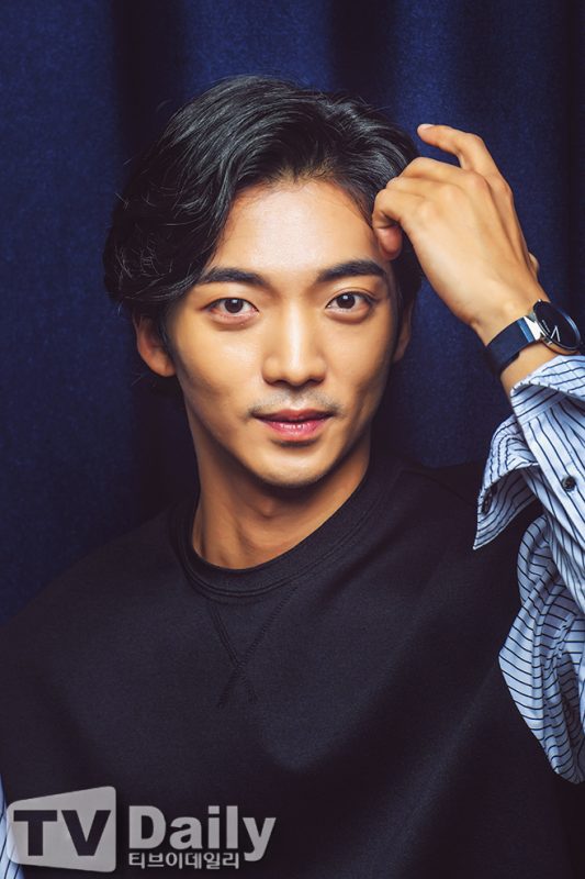 Hwang Hee Profile & Facts (Updated!)